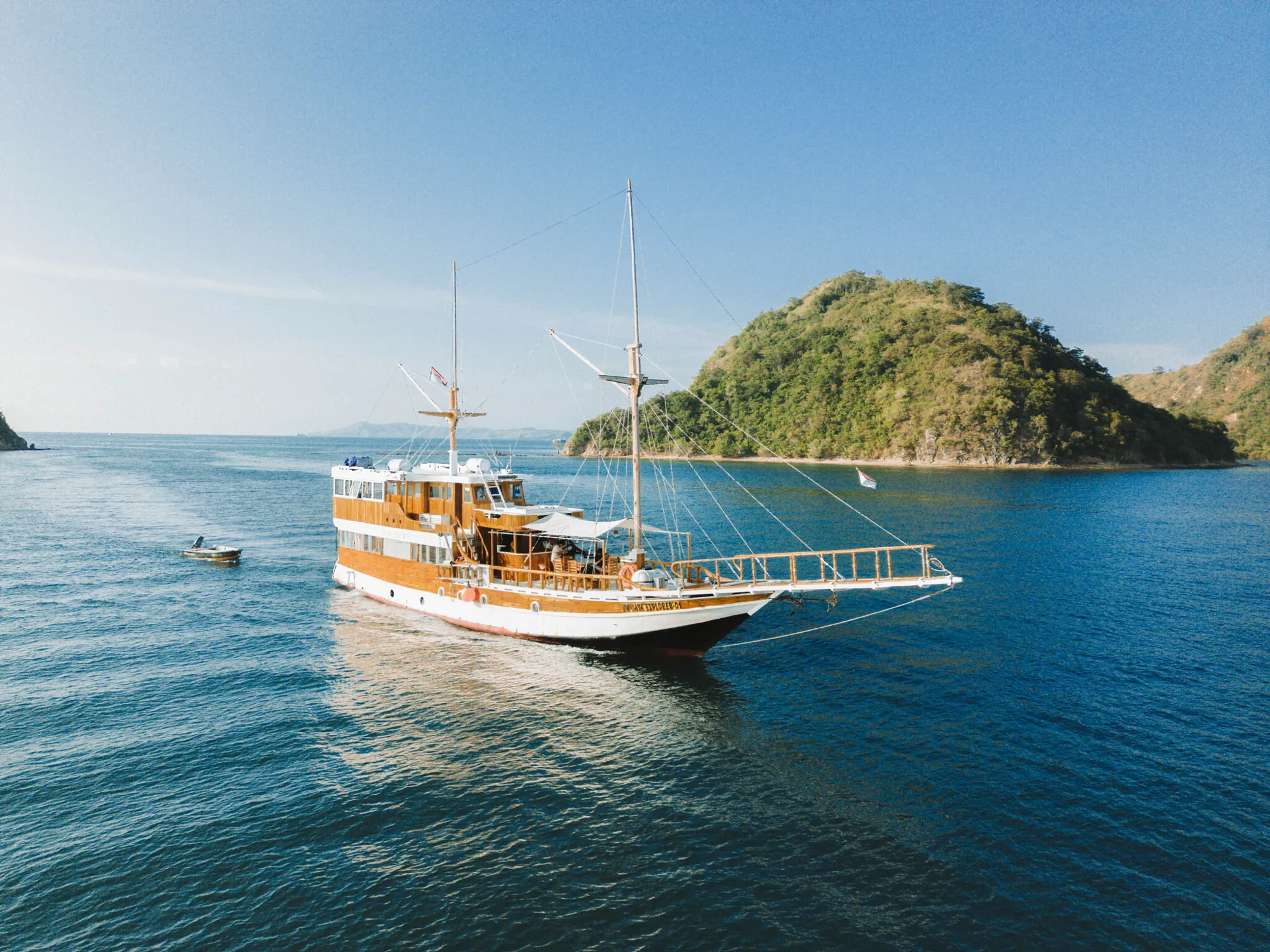3 Days Liveaboard Cruise in Komodo | Ocean Earth Travels